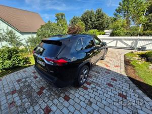 Melns Toyota RAV4 2019 Tallina, ar dzinēja tilpumu 2.50 L un nobraukumu 13 tūkst. km par 25200 €, foto 5 vietnē AUTOMOTO.COM.LV