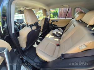 Melns Toyota RAV4 2019 Tallina, ar dzinēja tilpumu 2.50 L un nobraukumu 13 tūkst. km par 25200 €, foto 6 vietnē AUTOMOTO.COM.LV
