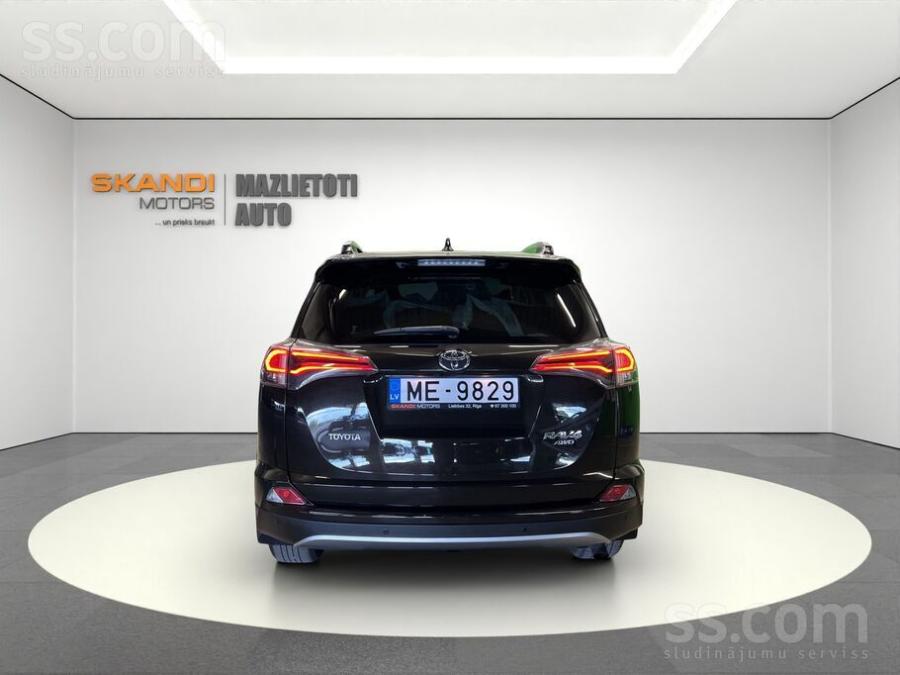 Черный Тойота РАВ 4 2019 в Рига, объемом двигателя 2.00 л и пробегом 110 тыс. км за 18990 €, фото 6 на AUTOMOTO.COM.LV
