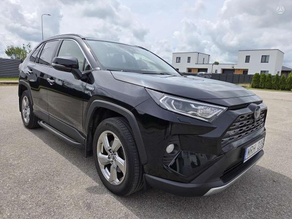 Melns Toyota RAV4 2019 Gargždai, ar dzinēja tilpumu 2.49 L un nobraukumu 105 tūkst. km par 27000 €, foto 4 vietnē AUTOMOTO.COM.LV