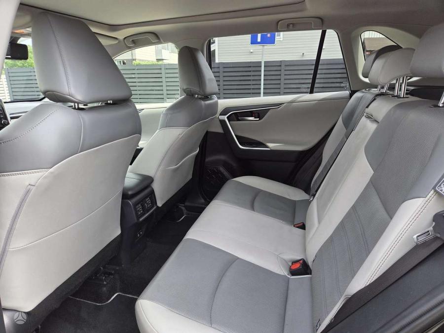 Melns Toyota RAV4 2019 Gargždai, ar dzinēja tilpumu 2.49 L un nobraukumu 105 tūkst. km par 27000 €, foto 7 vietnē AUTOMOTO.COM.LV