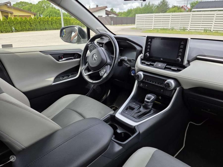 Melns Toyota RAV4 2019 Gargždai, ar dzinēja tilpumu 2.49 L un nobraukumu 105 tūkst. km par 27000 €, foto 9 vietnē AUTOMOTO.COM.LV