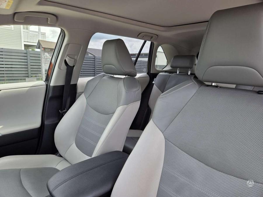 Melns Toyota RAV4 2019 Gargždai, ar dzinēja tilpumu 2.49 L un nobraukumu 105 tūkst. km par 27000 €, foto 11 vietnē AUTOMOTO.COM.LV