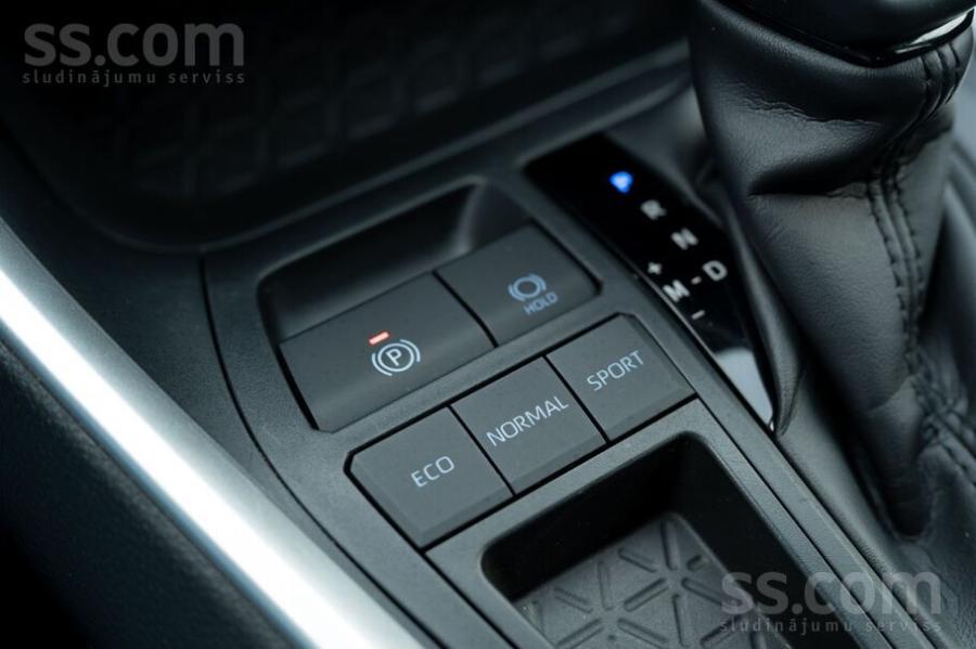 Melns Toyota RAV4 2019 Rīga, ar dzinēja tilpumu 2.00 L un nobraukumu 64 tūkst. km par 23490 €, foto 16 vietnē AUTOMOTO.COM.LV