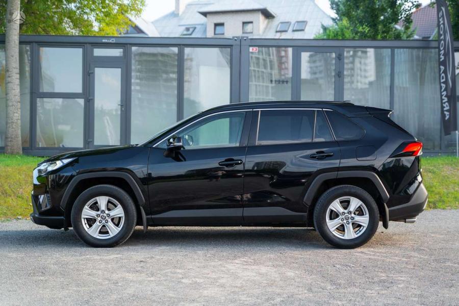 Melns Toyota RAV4 2019 Viļņa, ar dzinēja tilpumu 1.99 L un nobraukumu 150 tūkst. km par 19500 €, foto 9 vietnē AUTOMOTO.COM.LV