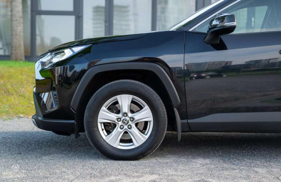 Melns Toyota RAV4 2019 Viļņa, ar dzinēja tilpumu 1.99 L un nobraukumu 150 tūkst. km par 19500 €, foto 10 vietnē AUTOMOTO.COM.LV