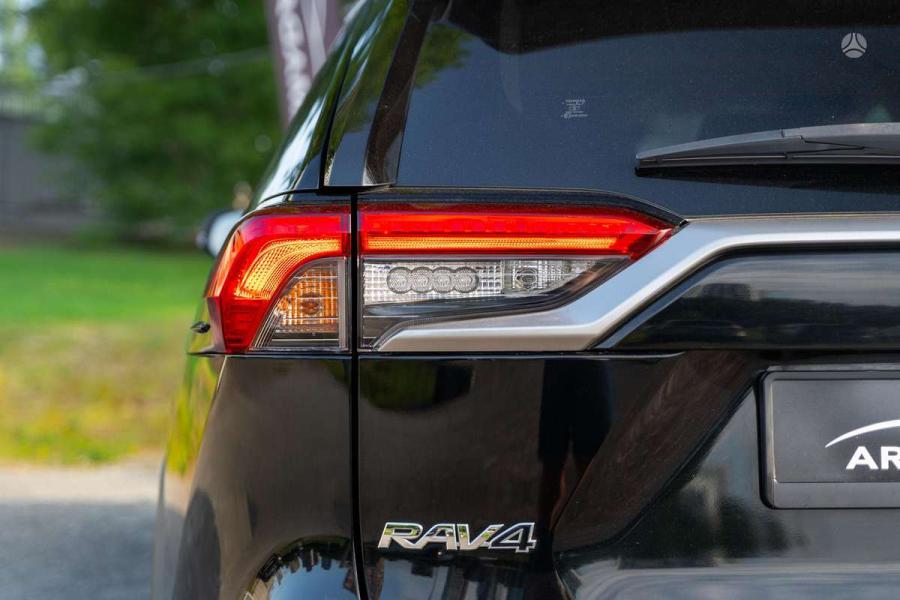 Melns Toyota RAV4 2019 Viļņa, ar dzinēja tilpumu 1.99 L un nobraukumu 150 tūkst. km par 19500 €, foto 15 vietnē AUTOMOTO.COM.LV