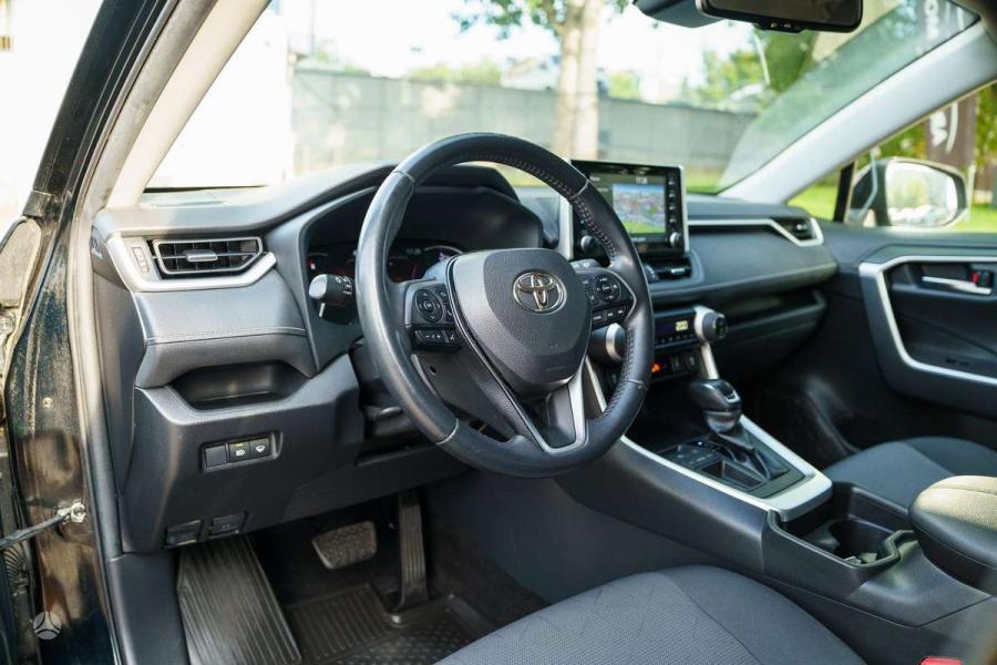 Melns Toyota RAV4 2019 Viļņa, ar dzinēja tilpumu 1.99 L un nobraukumu 150 tūkst. km par 19500 €, foto 17 vietnē AUTOMOTO.COM.LV