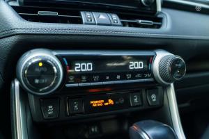 Melns Toyota RAV4 2019 Viļņa, ar dzinēja tilpumu 1.99 L un nobraukumu 150 tūkst. km par 19500 €, foto 29 vietnē AUTOMOTO.COM.LV