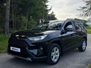 Black Toyota RAV4 2019 in Utena, with an engine capacity of 1.99 L and mileage of 178 thousand km for 18750 €, photo 9 on AUTOMOTO.COM.LV