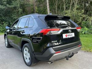 Black Toyota RAV4 2019 in Utena, with an engine capacity of 1.99 L and mileage of 178 thousand km for 18750 €, photo 13 on AUTOMOTO.COM.LV
