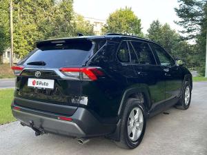 Black Toyota RAV4 2019 in Utena, with an engine capacity of 1.99 L and mileage of 178 thousand km for 18750 €, photo 16 on AUTOMOTO.COM.LV