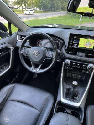 Black Toyota RAV4 2019 in Utena, with an engine capacity of 1.99 L and mileage of 178 thousand km for 18750 €, photo 30 on AUTOMOTO.COM.LV