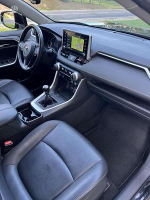 Black Toyota RAV4 2019 in Utena, with an engine capacity of 1.99 L and mileage of 178 thousand km for 18750 €, photo 34 on AUTOMOTO.COM.LV