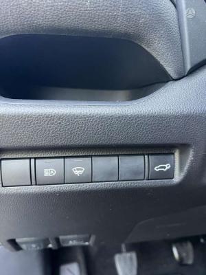 Black Toyota RAV4 2019 in Utena, with an engine capacity of 1.99 L and mileage of 178 thousand km for 18750 €, photo 35 on AUTOMOTO.COM.LV