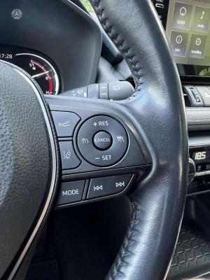 Black Toyota RAV4 2019 in Utena, with an engine capacity of 1.99 L and mileage of 178 thousand km for 18750 €, photo 42 on AUTOMOTO.COM.LV