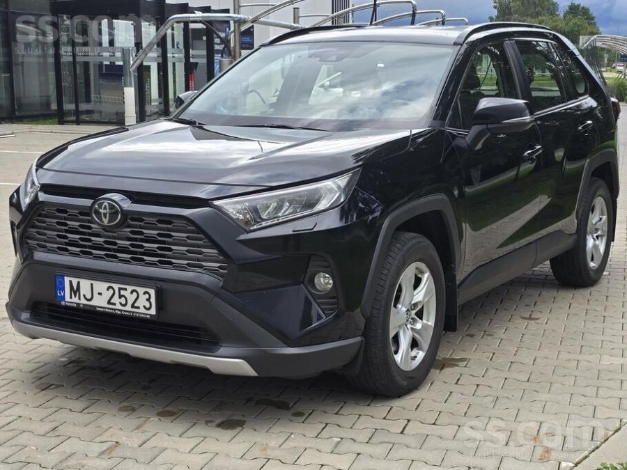 Melns Toyota RAV4 2019 Rīga, ar dzinēja tilpumu 2.00 L un nobraukumu 289 tūkst. km par 14990 €, foto 1 vietnē AUTOMOTO.COM.LV