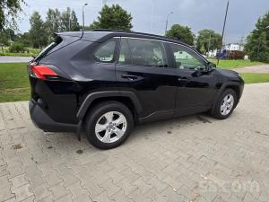 Melns Toyota RAV4 2019 Rīga, ar dzinēja tilpumu 2.00 L un nobraukumu 289 tūkst. km par 14990 €, foto 4 vietnē AUTOMOTO.COM.LV