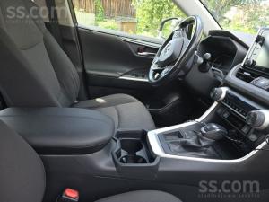 Melns Toyota RAV4 2019 Rīga, ar dzinēja tilpumu 2.00 L un nobraukumu 289 tūkst. km par 14990 €, foto 9 vietnē AUTOMOTO.COM.LV