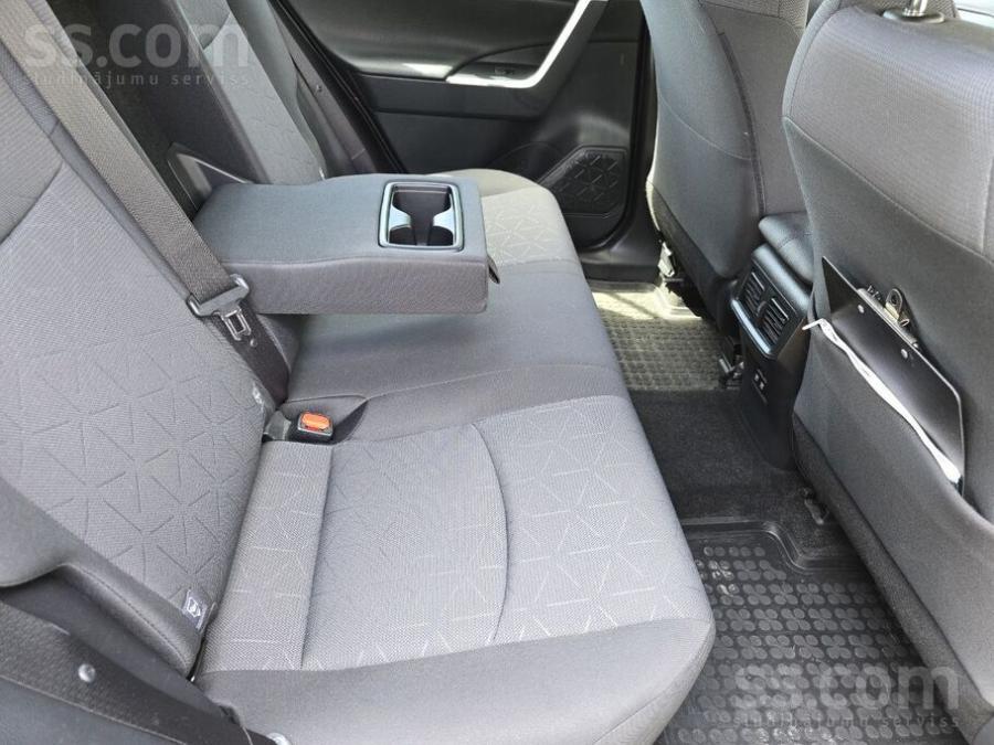 Melns Toyota RAV4 2019 Rīga, ar dzinēja tilpumu 2.00 L un nobraukumu 289 tūkst. km par 14990 €, foto 10 vietnē AUTOMOTO.COM.LV