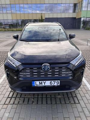 Black Toyota RAV4 2019 in Vilnius, with an engine capacity of 2.49 L and mileage of 49 thousand km for 25600 €, photo 4 on AUTOMOTO.COM.LV