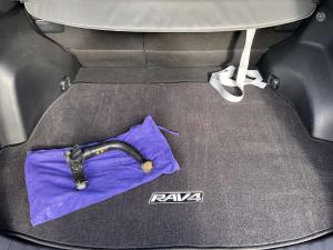 Black Toyota RAV4 2019 in Vilnius, with an engine capacity of 2.49 L and mileage of 49 thousand km for 25600 €, photo 12 on AUTOMOTO.COM.LV