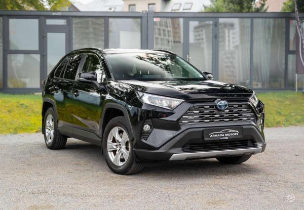 Тойота РАВ 4 2019 в Вильнюс на AUTOMOTO.COM.LV Черный Тойота РАВ 4 2019 в Вильнюс, объемом двигателя 2.49 л и пробегом 132 тыс. км за 23500 €, фото 1 на AUTOMOTO.COM.LV