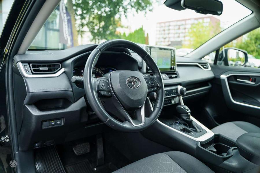 Melns Toyota RAV4 2019 Viļņa, ar dzinēja tilpumu 2.49 L un nobraukumu 132 tūkst. km par 23500 €, foto 16 vietnē AUTOMOTO.COM.LV