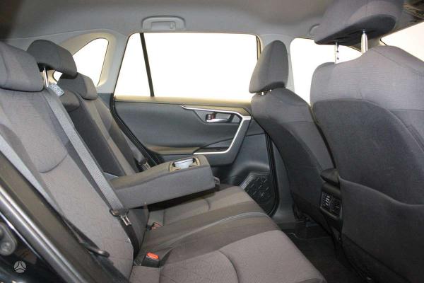 Melns Toyota RAV4 2019 Kauņa, ar dzinēja tilpumu 2.49 L un nobraukumu 153 tūkst. km par 24900 €, foto 8 vietnē AUTOMOTO.COM.LV