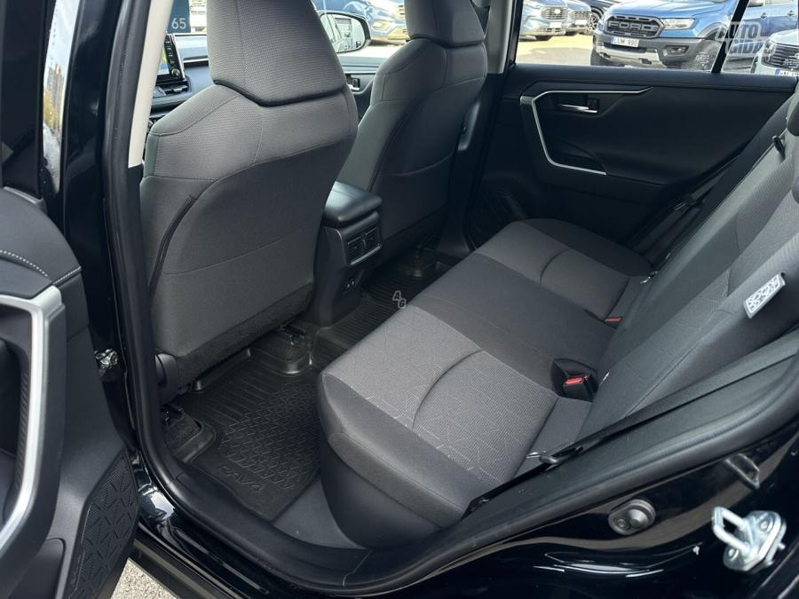 Melns Toyota RAV4 2019 Kauņa, ar dzinēja tilpumu 2.50 L un nobraukumu 110 tūkst. km par 23973 €, foto 11 vietnē AUTOMOTO.COM.LV
