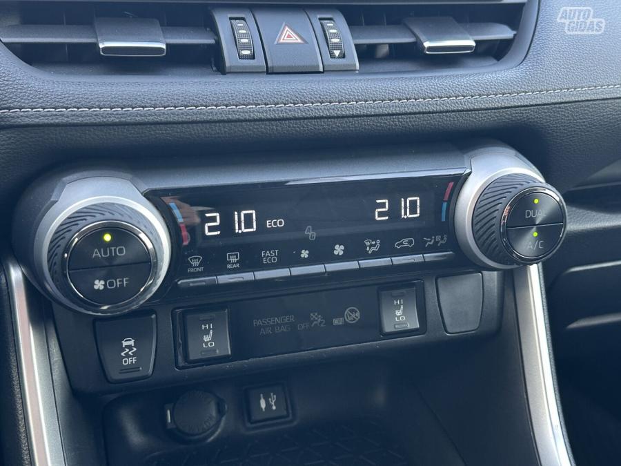Melns Toyota RAV4 2019 Kauņa, ar dzinēja tilpumu 2.50 L un nobraukumu 110 tūkst. km par 23973 €, foto 26 vietnē AUTOMOTO.COM.LV