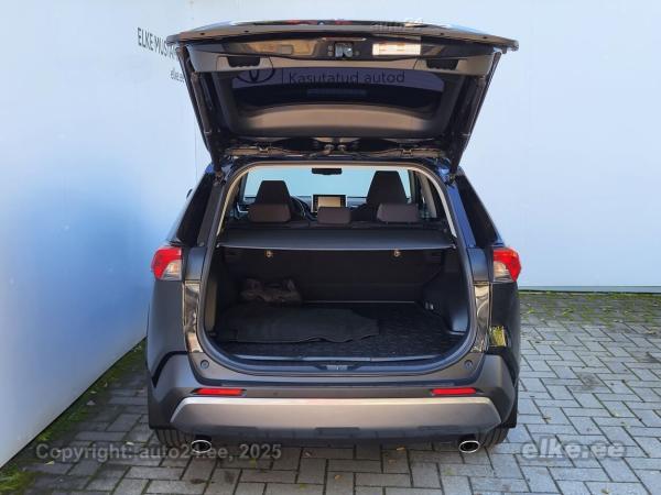 Black Toyota RAV4 2020 in Tallinn, with an engine capacity of 2.00 L and mileage of 83 thousand km for 23995 €, photo 11 on AUTOMOTO.COM.LV