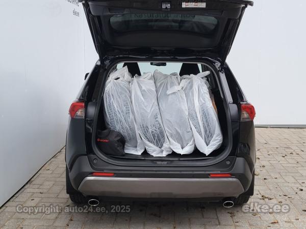 Melns Toyota RAV4 2020 Tallina, ar dzinēja tilpumu 2.00 L un nobraukumu 63 tūkst. km par 23995 €, foto 11 vietnē AUTOMOTO.COM.LV
