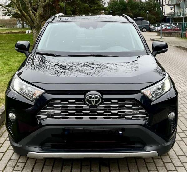 Melns Toyota RAV4 2020 Viļņa, ar dzinēja tilpumu 2.00 L un nobraukumu 133 tūkst. km par 20900 €, foto 3 vietnē AUTOMOTO.COM.LV