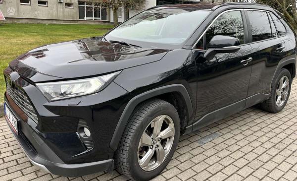 Melns Toyota RAV4 2020 Viļņa, ar dzinēja tilpumu 2.00 L un nobraukumu 133 tūkst. km par 20900 €, foto 4 vietnē AUTOMOTO.COM.LV