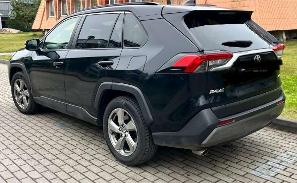 Melns Toyota RAV4 2020 Viļņa, ar dzinēja tilpumu 2.00 L un nobraukumu 133 tūkst. km par 20900 €, foto 5 vietnē AUTOMOTO.COM.LV
