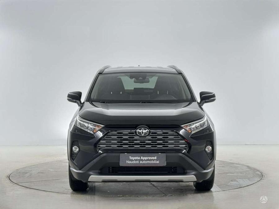 Melns Toyota RAV4 2020 Viļņa, ar dzinēja tilpumu 1.99 L un nobraukumu 32 tūkst. km par 24900 €, foto 5 vietnē AUTOMOTO.COM.LV