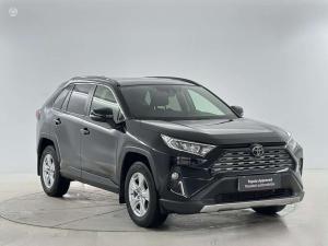 Melns Toyota RAV4 2020 Viļņa, ar dzinēja tilpumu 1.99 L un nobraukumu 32 tūkst. km par 24900 €, foto 8 vietnē AUTOMOTO.COM.LV
