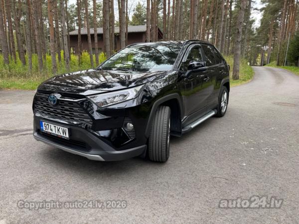 Melns Toyota RAV4 2020 Tallina, ar dzinēja tilpumu 2.50 L un nobraukumu 166 tūkst. km par 21300 €, foto  vietnē AUTOMOTO.COM.LV