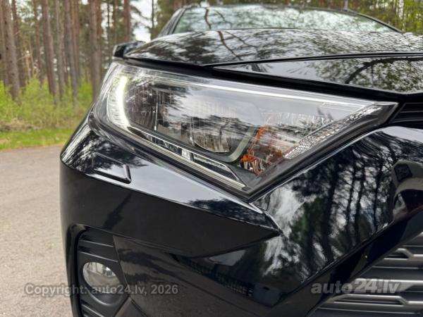 Black Toyota RAV4 2020 in Tallinn, with an engine capacity of 2.50 L and mileage of 166 thousand km for 21300 €, photo 10 on AUTOMOTO.COM.LV