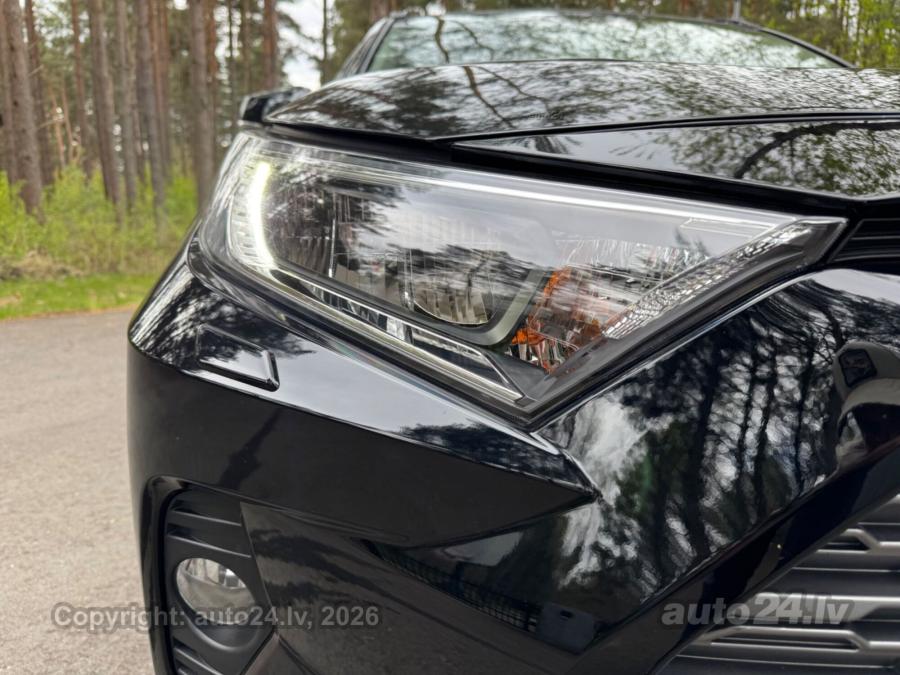 Melns Toyota RAV4 2020 Tallina, ar dzinēja tilpumu 2.50 L un nobraukumu 166 tūkst. km par 21300 €, foto 11 vietnē AUTOMOTO.COM.LV