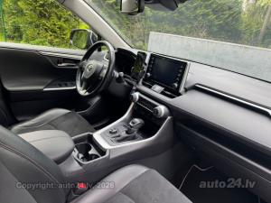 Melns Toyota RAV4 2020 Tallina, ar dzinēja tilpumu 2.50 L un nobraukumu 166 tūkst. km par 21300 €, foto 13 vietnē AUTOMOTO.COM.LV
