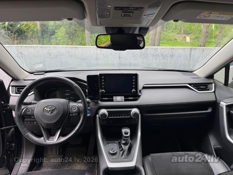 Melns Toyota RAV4 2020 Tallina, ar dzinēja tilpumu 2.50 L un nobraukumu 166 tūkst. km par 21300 €, foto 16 vietnē AUTOMOTO.COM.LV