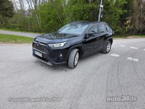 Melns Toyota RAV4 2020 Tallina, ar dzinēja tilpumu 2.00 L un nobraukumu 159 tūkst. km par 21500 €, foto  vietnē AUTOMOTO.COM.LV