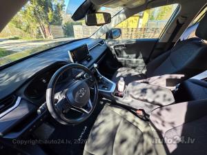 Melns Toyota RAV4 2020 Tallina, ar dzinēja tilpumu 2.00 L un nobraukumu 159 tūkst. km par 21500 €, foto 6 vietnē AUTOMOTO.COM.LV