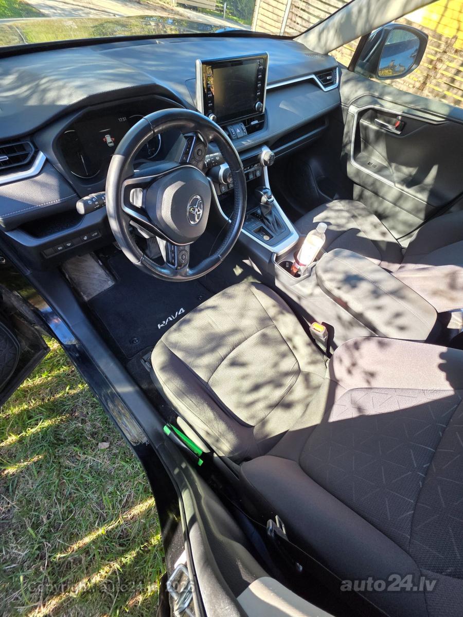 Melns Toyota RAV4 2020 Tallina, ar dzinēja tilpumu 2.00 L un nobraukumu 159 tūkst. km par 21500 €, foto 8 vietnē AUTOMOTO.COM.LV