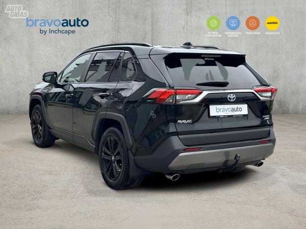 Black Toyota RAV4 2020 in Kaunas, with an engine capacity of 2.50 L and mileage of 119 thousand km for 27471 €, photo 3 on AUTOMOTO.COM.LV
