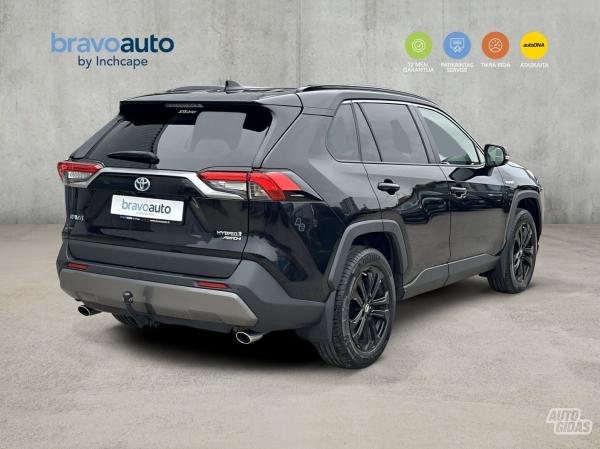 Black Toyota RAV4 2020 in Kaunas, with an engine capacity of 2.50 L and mileage of 119 thousand km for 27471 €, photo 5 on AUTOMOTO.COM.LV