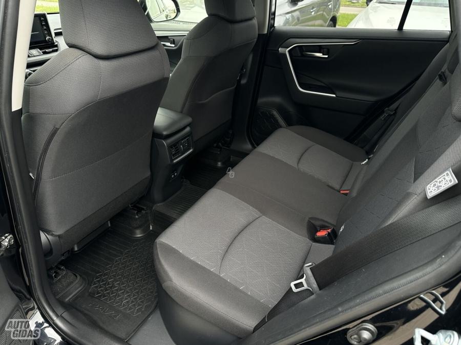 Melns Toyota RAV4 2020 Kauņa, ar dzinēja tilpumu 2.50 L un nobraukumu 119 tūkst. km par 27471 €, foto 11 vietnē AUTOMOTO.COM.LV