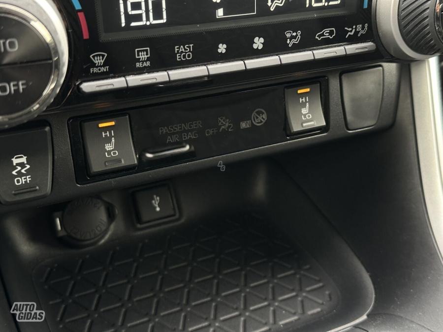 Melns Toyota RAV4 2020 Kauņa, ar dzinēja tilpumu 2.50 L un nobraukumu 119 tūkst. km par 27471 €, foto 23 vietnē AUTOMOTO.COM.LV